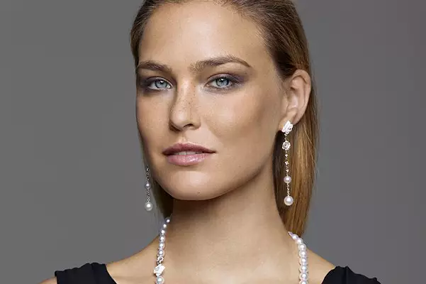 In the name of roses: Bar Rafaeli in the jewelry advertising campaign