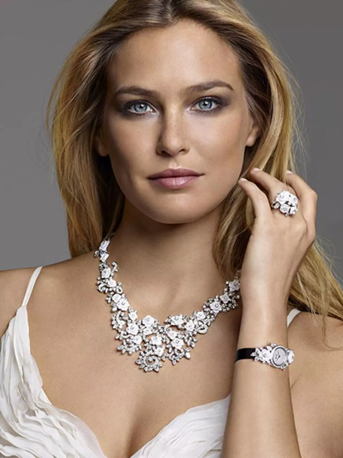 Bar Rafaeli yn PIAGET 2013 Advertisingskampanje