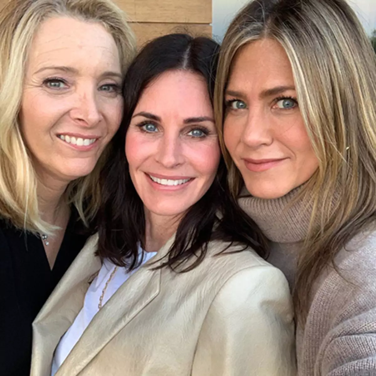 Lisa Kudrow, Courtney kokss un Jennifer Aniston