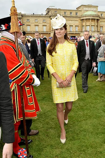 Duchess Catherine ntawm kev tog vaj hauv Buckingham Palace