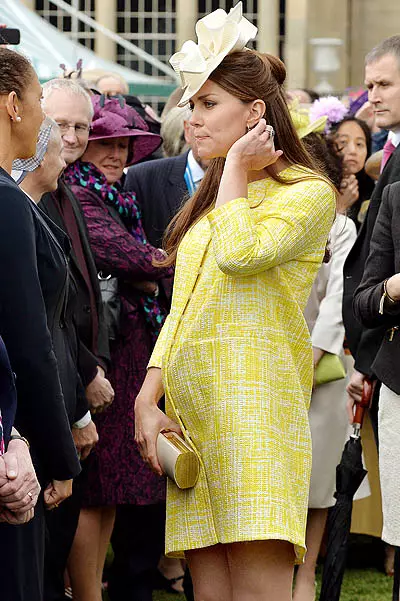 Duchess Catherine på Garden Party i Buckingham Palace