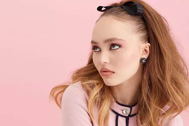 Lily Rosep Depp đóng vai chính cho Tạp chí Elle Nga