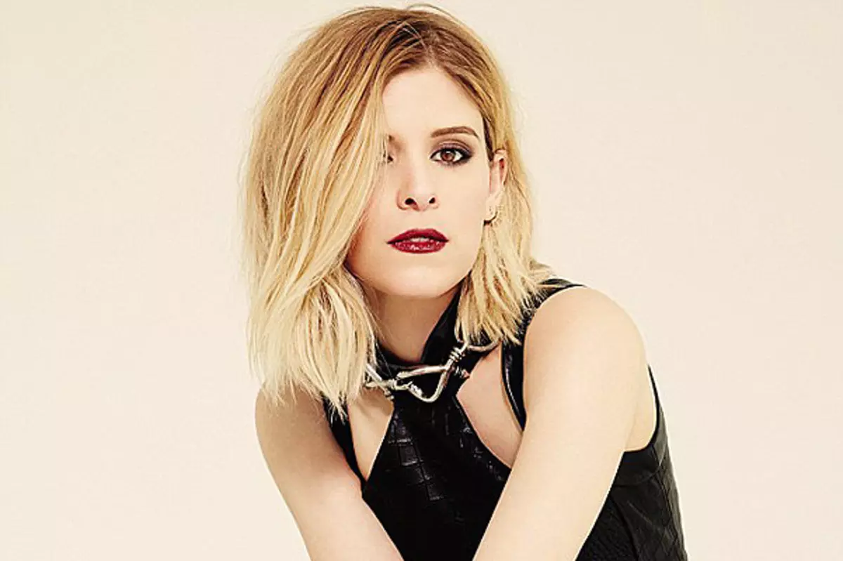 Kate Mara သည် Manhattan မဂ္ဂဇင်း၏ MANHATTAN မဂ္ဂဇင်း၏သူရဲကောင်းဖြစ်လာသည်