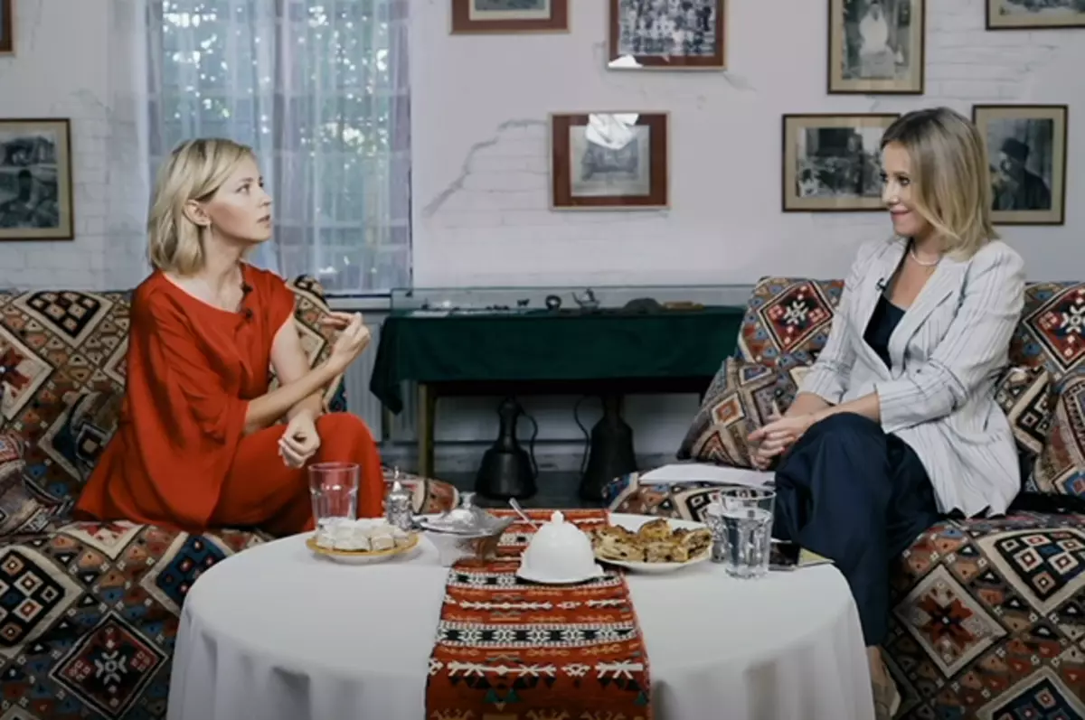 Natalia PoklonskayaとKsenia Sobchak.