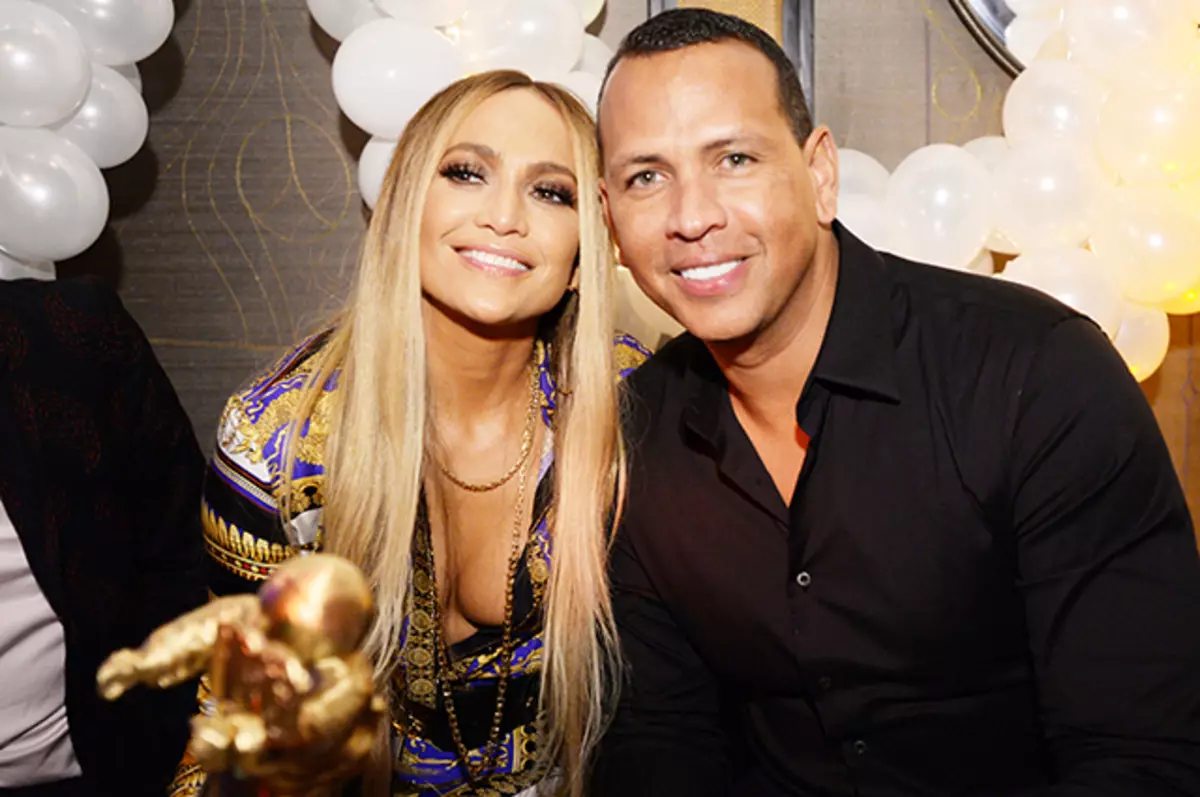 Alex Rodriguez ihunanya kelere Jennifer Lopez obi ụtọ ụbọchị ọmụmụ: video