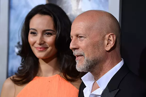 I-Emma heming noBruce Willis