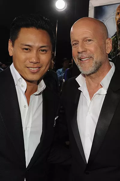 UBruce Willis noJohn M. Chu