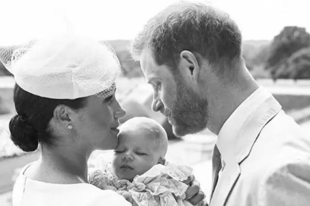 Megan Markle da Yarima Harry sun raba hotuna na farko daga christening na danta Arbie