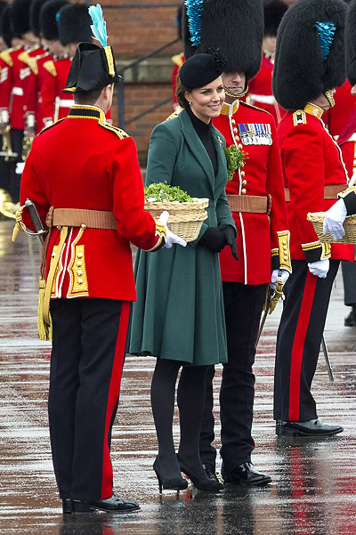 Umuganwa William na Duchess Cambridge kuri parade mu rwego rwo guha icyubahiro umunsi wa St. Patrick