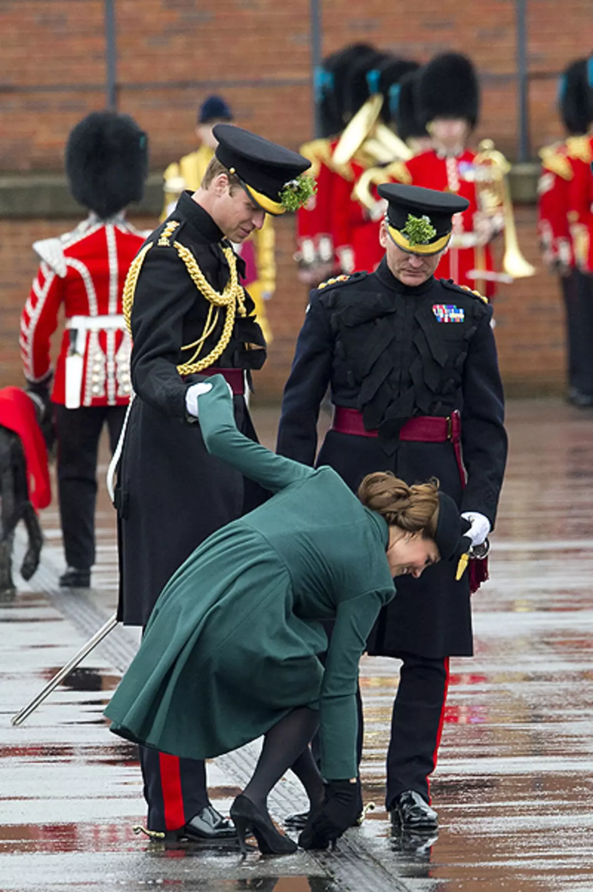 Umuganwa William na Duchess Cambridge kuri parade mu rwego rwo guha icyubahiro umunsi wa St. Patrick