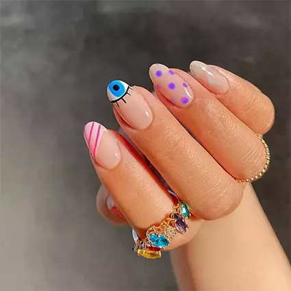 Smiley, mucche e libertà di creatività: 8 idee fantastiche per la manicure di primavera 630_33