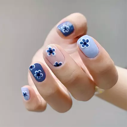 Smiley, mucche e libertà di creatività: 8 idee fantastiche per la manicure di primavera 630_7