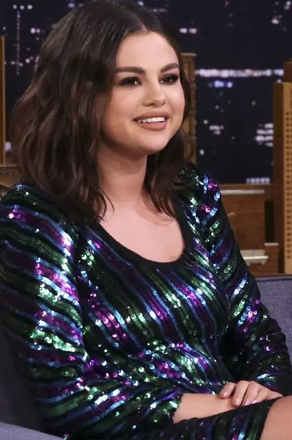 Fytsen en de top: Selena Gomez yntrodusearre de simmerkolleksje Puma 63724_5