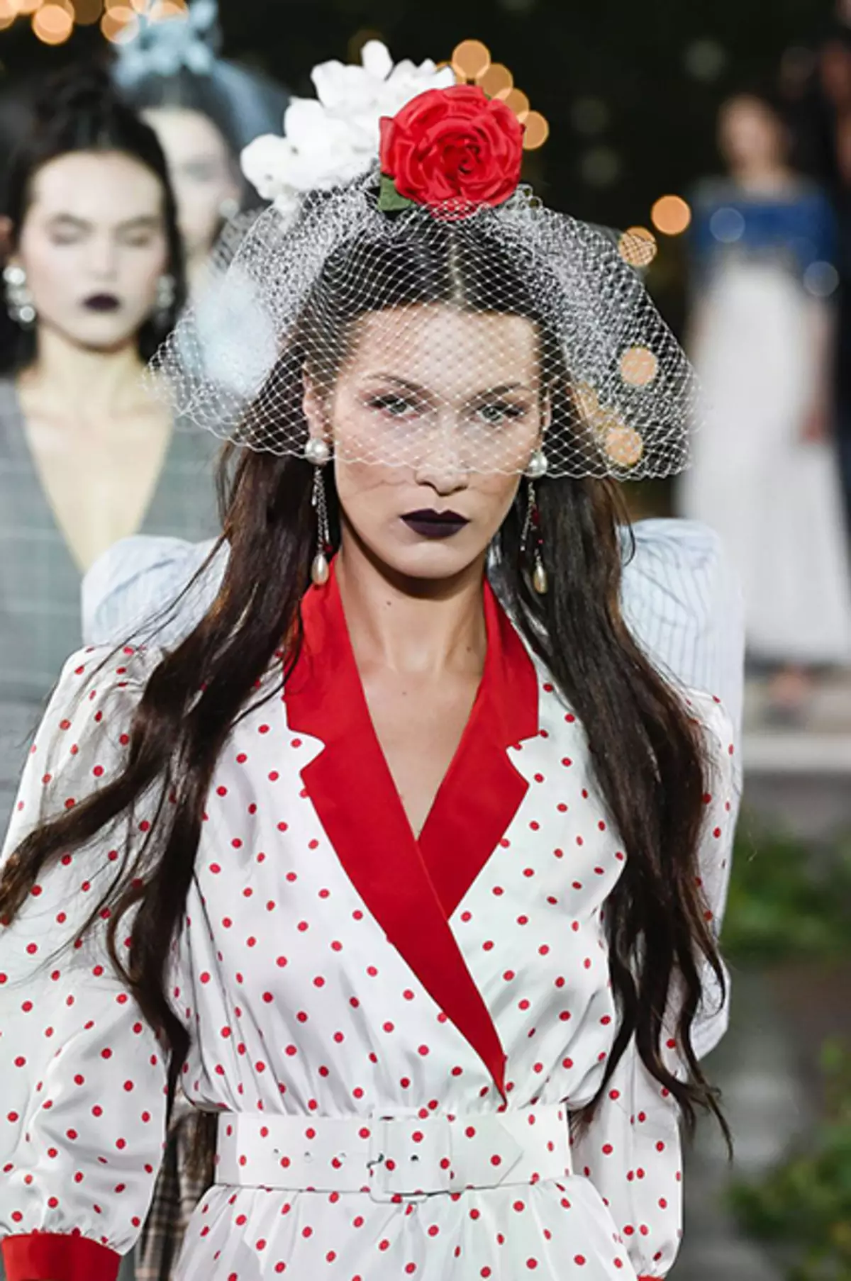 Rodarte şousunda Bella Hadid