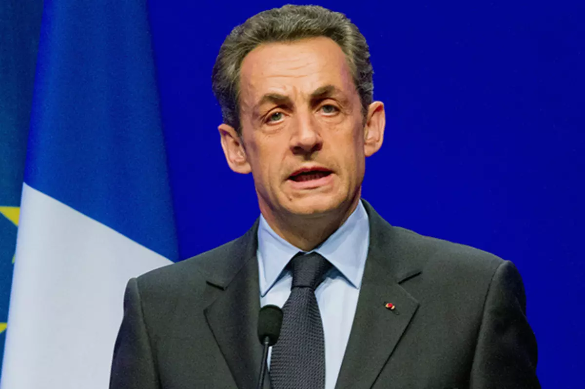 Voormalige president van Frankryk Nicolas Sarkozy word erken as skuldig aan korrupsie en gevonnis tot 'n regte termyn