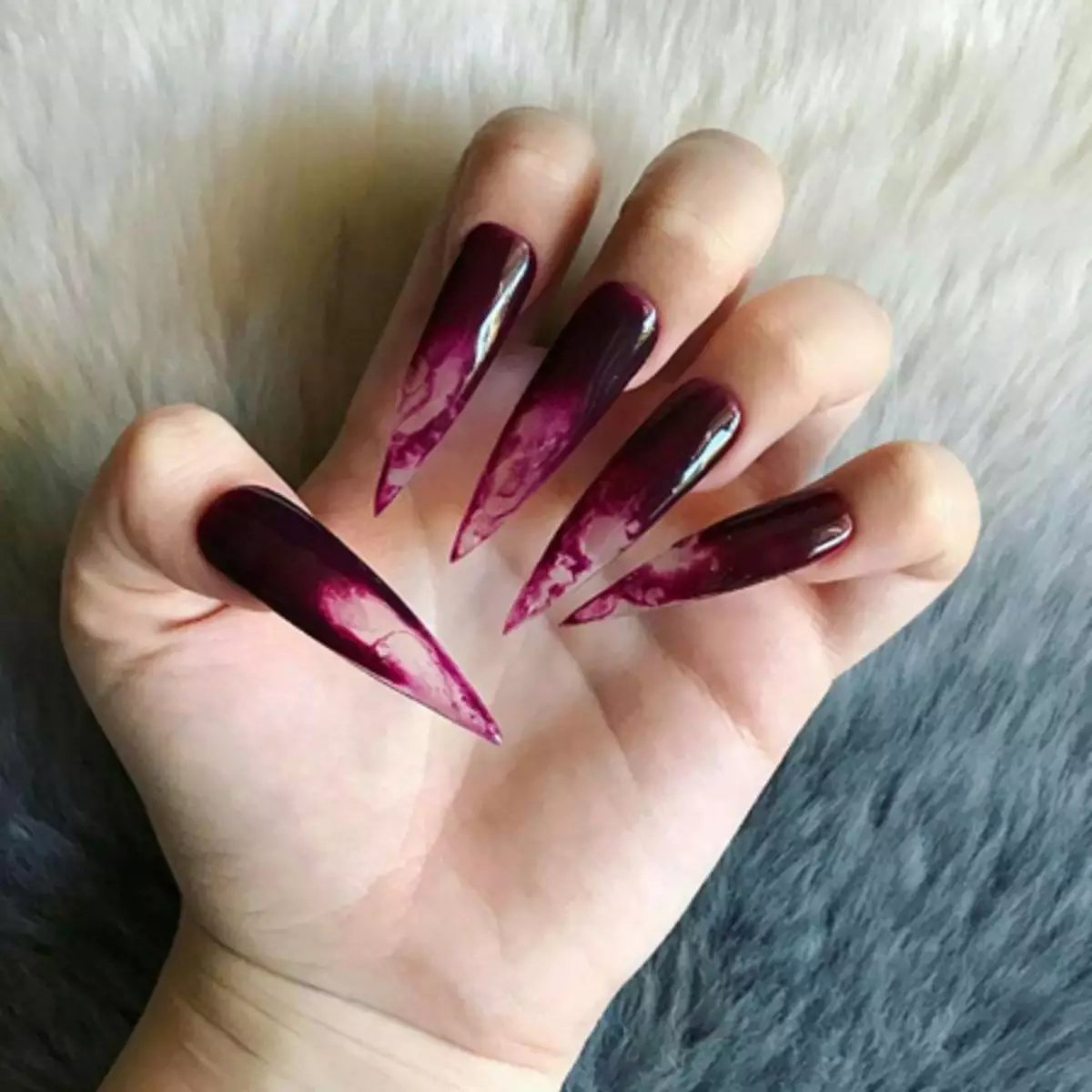 Kuku bulu, manicure dengan serangga dan reka bentuk kuku yang aneh 65687_25