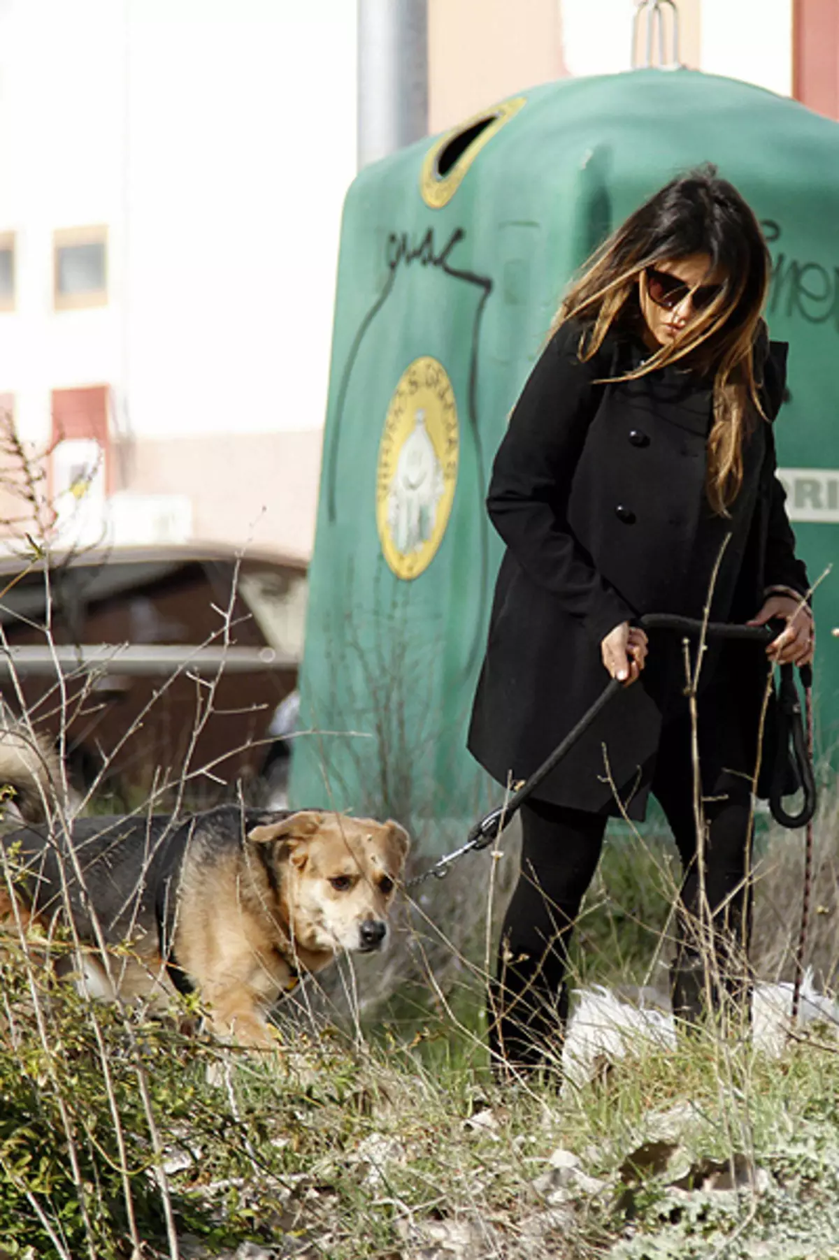 Monica Cruz Aspettando il bambino: aria fresca, shopping e animali domestici preferiti 69124_4