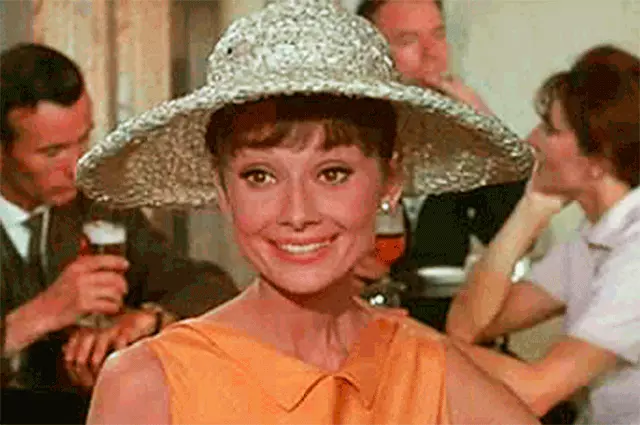 Marky Hairstyles of ყველა ჯერ: საწყისი Bangs Audrey Hepburn ადრე თმის შეჭრა Jennifer Aniston დან