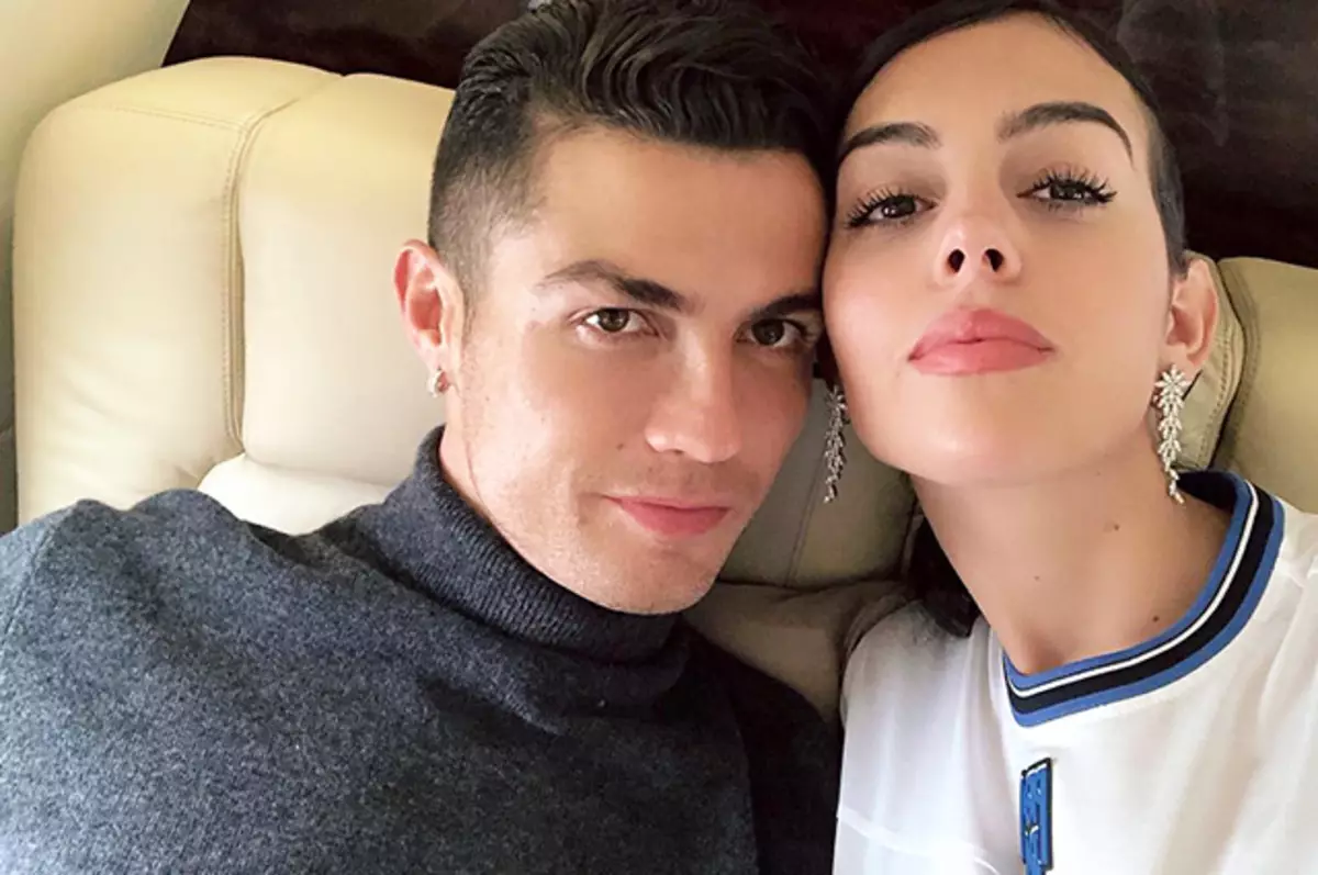 Georgina Rodriguez memberi tahu awal novel dengan Cristiano Ronaldo: