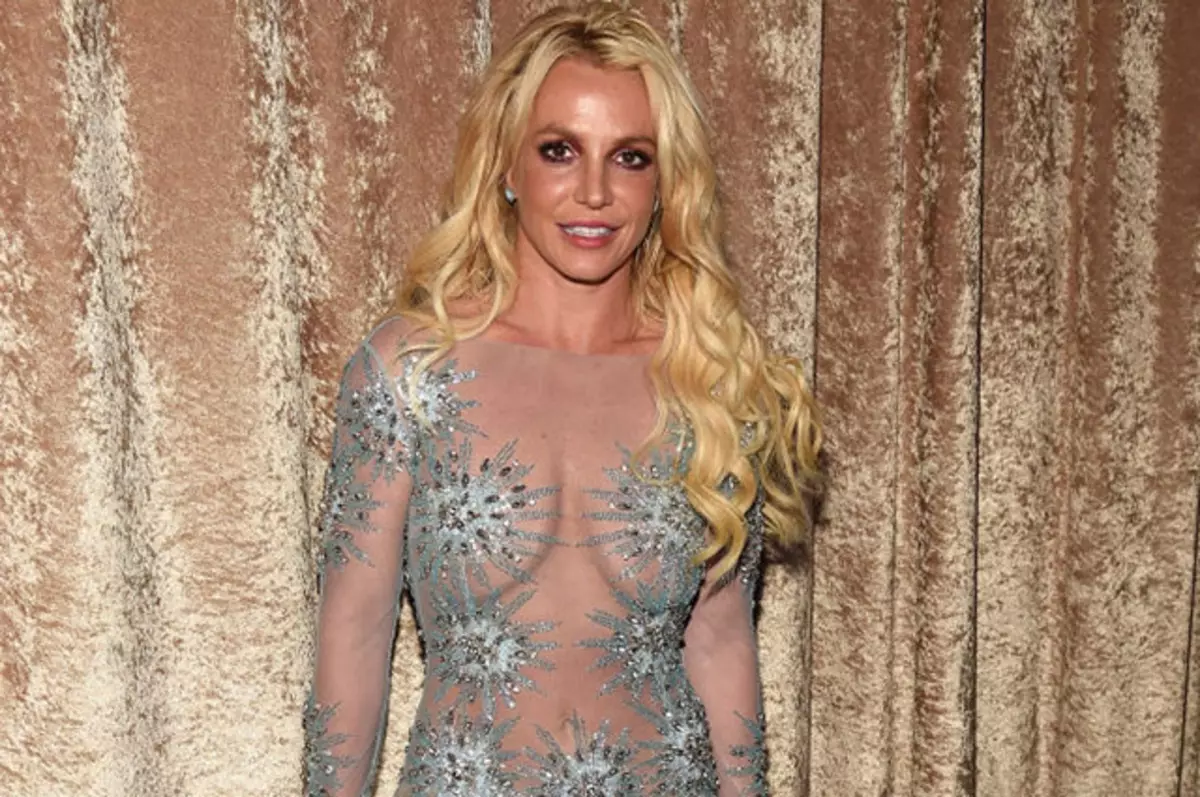 I-Britney Spears ijonga unyango kwikliniki yengqondo