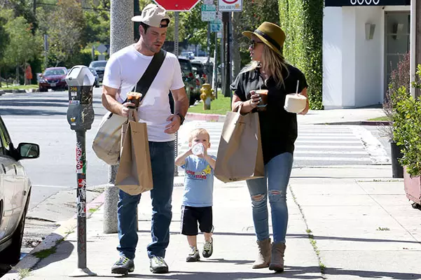 Si Hilary Duff ug Mike Comrey nagbag-o sa pagdiborsiyo