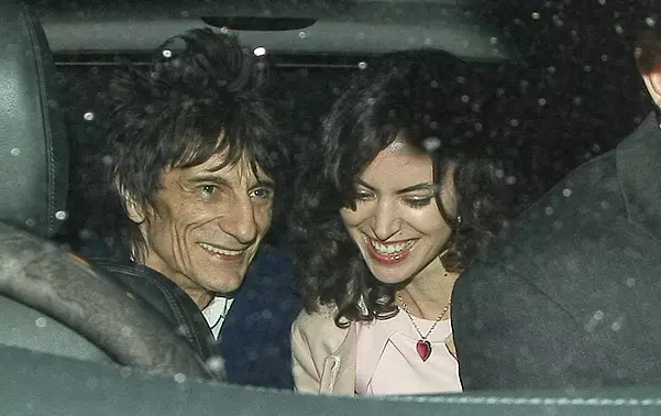 Ronnie Wood bainise: na chéad grianghraif ón gceiliúradh