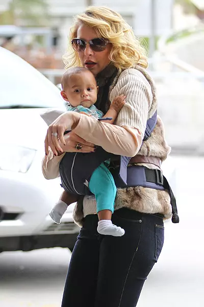 Kiçik qızı Adelaide ilə Catherine Heigle