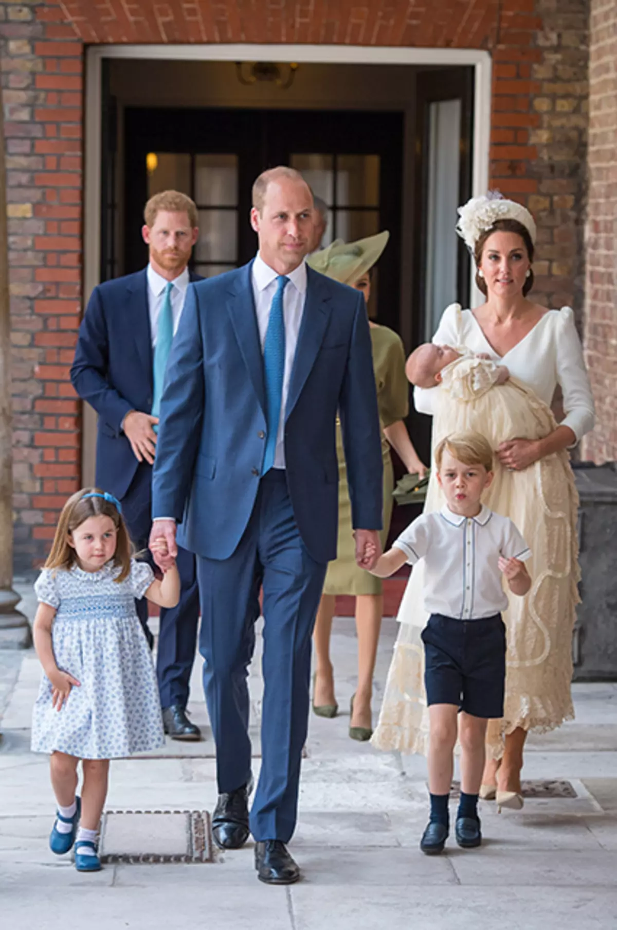 Şahzadə William və Kate Middleton Uşaqları ilə: Princesa Charlotte, Şahzadə George və Louis