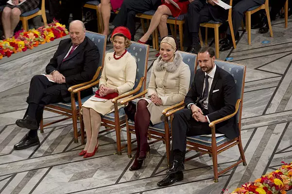 Rei de Noruega Harald V, reina Sonya, Princesa Metae Marit i Prince Hokon