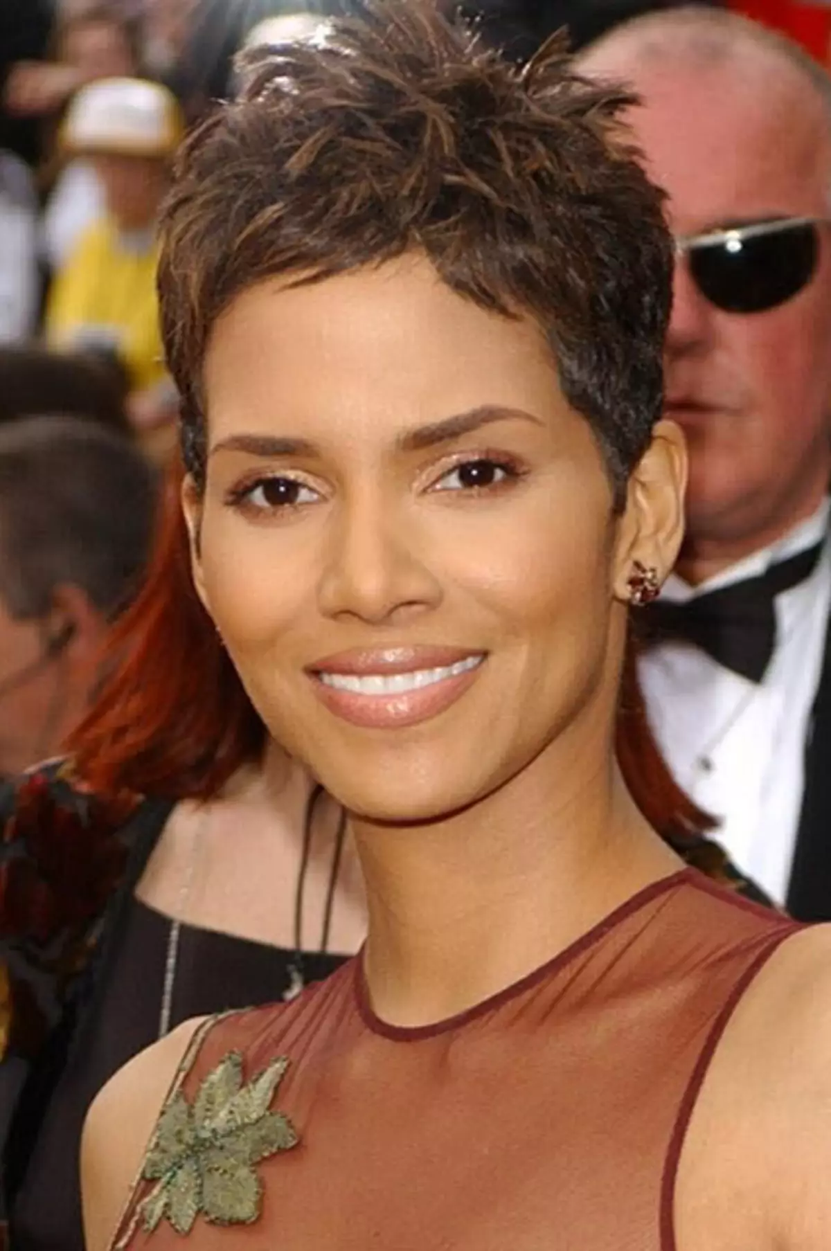 Halle Berry သီး