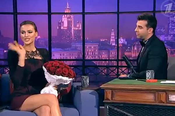 Ivan Urgant et Irina Shayk sur le spectacle