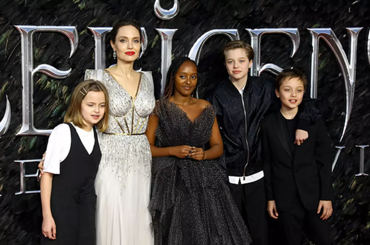 Angelina Jolie s dcérami Vivien, Zakhar a Shala a Son Knox