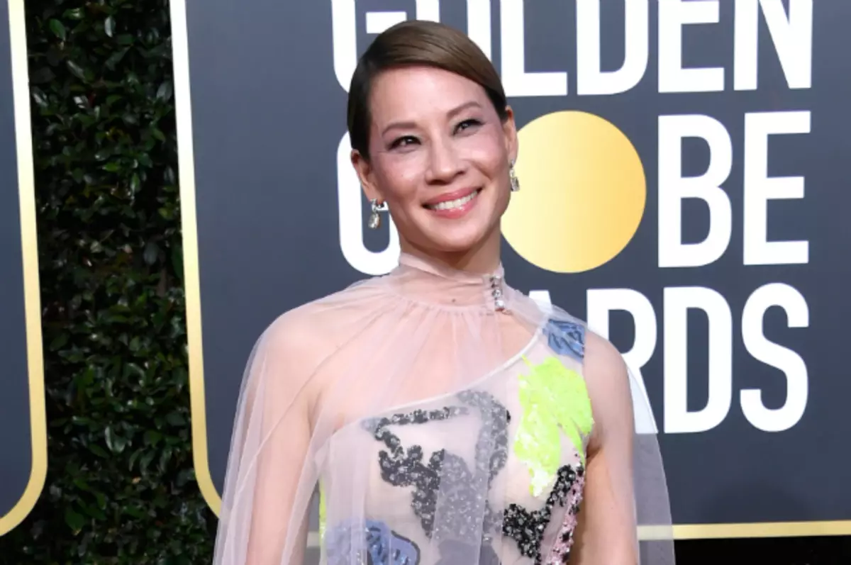 Golden Globe - 2019: Lucy laute auf einem roten Teppich