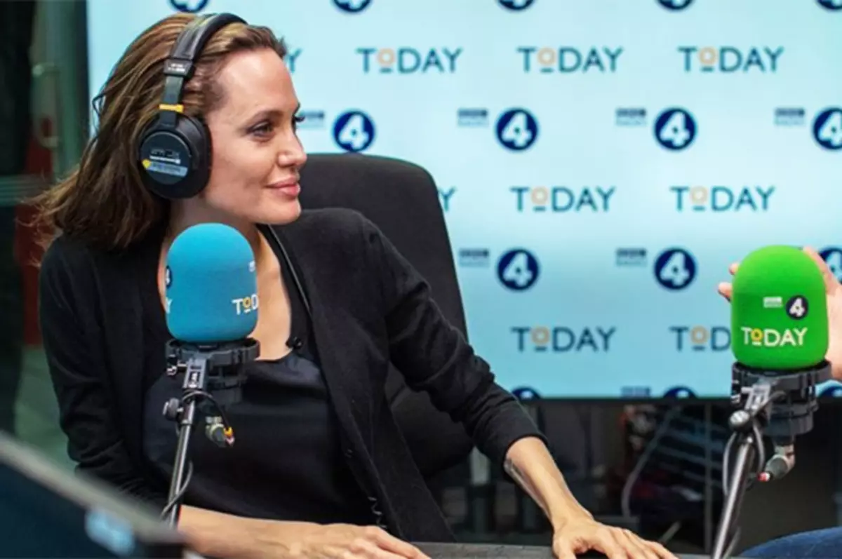 Angelina Jolie va parlar a la ràdio aèria sobre les seves opinions sobre la crisi de la migració