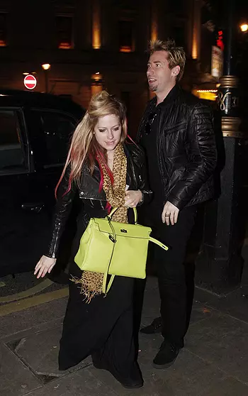 Avril Avalanie con lo sposo cheruroger