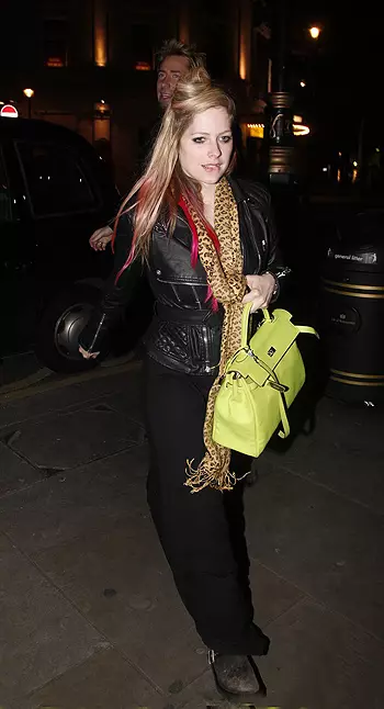 Avril Avalanie con lo sposo cheruroger