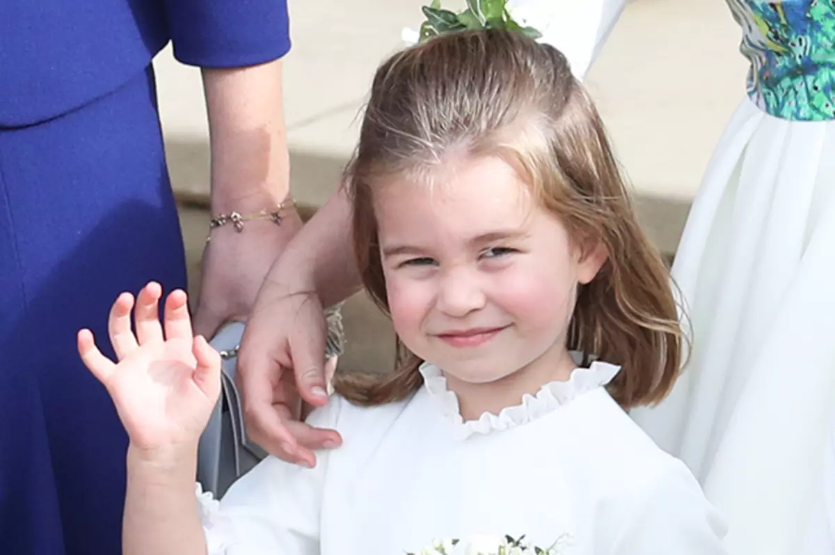 Akkurat som George! Princess Charlotte begynte å ta ballettleksjoner