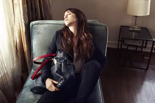 Charlotte Gensbar di reklamkirina gulebarana Tommy Hilfiger de. Wênekêş - Drew Berrymore