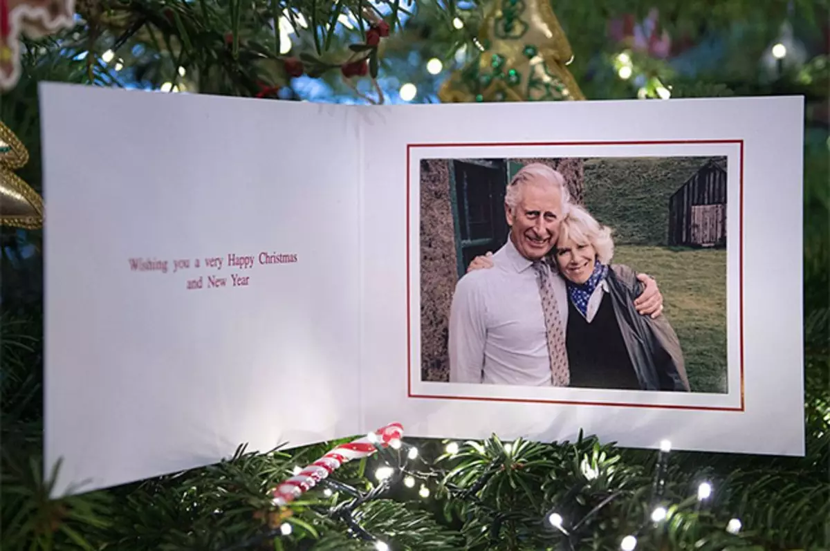 Christmas Card Charles printzea eta bere ezkontidea Camilla