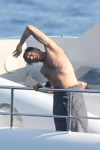 Dwèt majik: Adrian Brody sou yatch a nan San trope la 96267_16