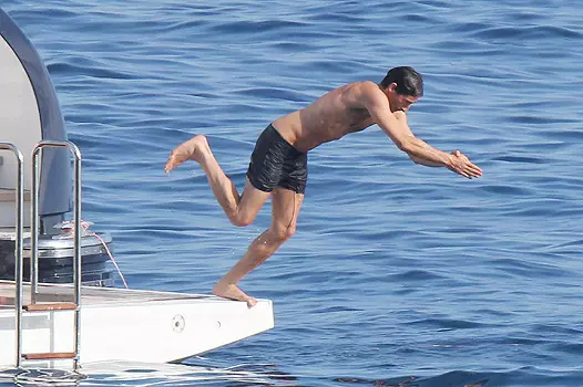 Magic fingers: Adrian Brody on the yacht in the San Tropez 96267_6