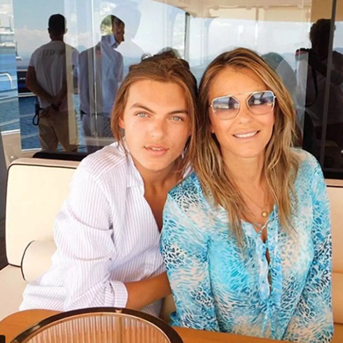 Damian e Elizabeth Hurley