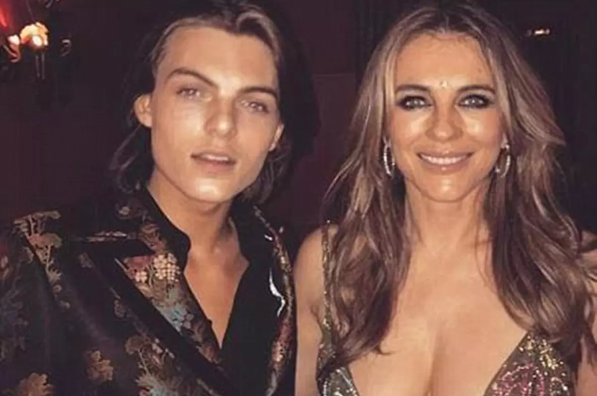 Damian e Elizabeth Hurley